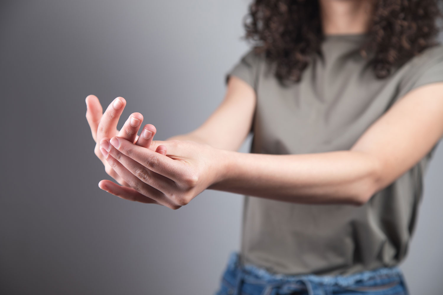Hai la Disidrosi? Scopri come curarla e prevenirla su Mani e Piedi